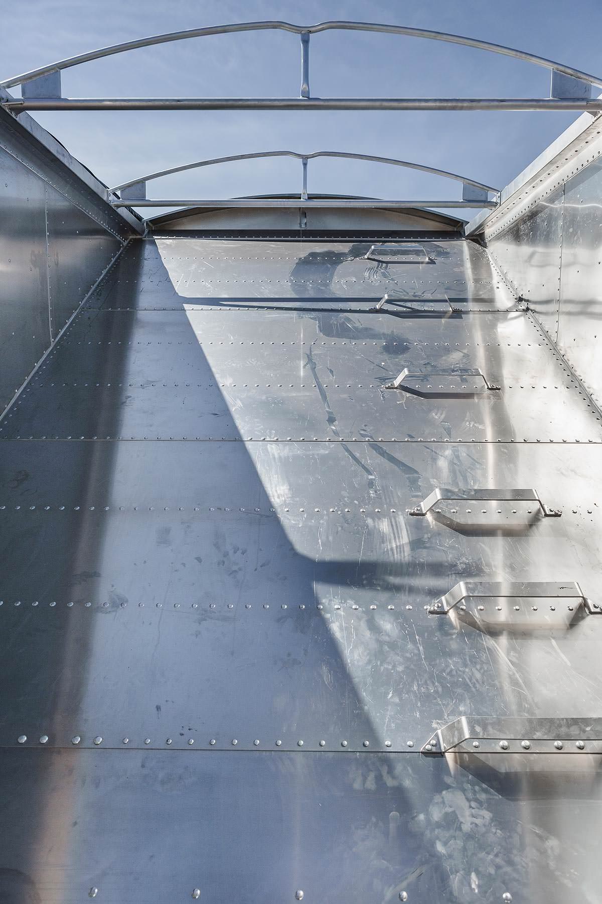 Distinction Aluminum Hopper Trailers - Photos - Prestige Trailers