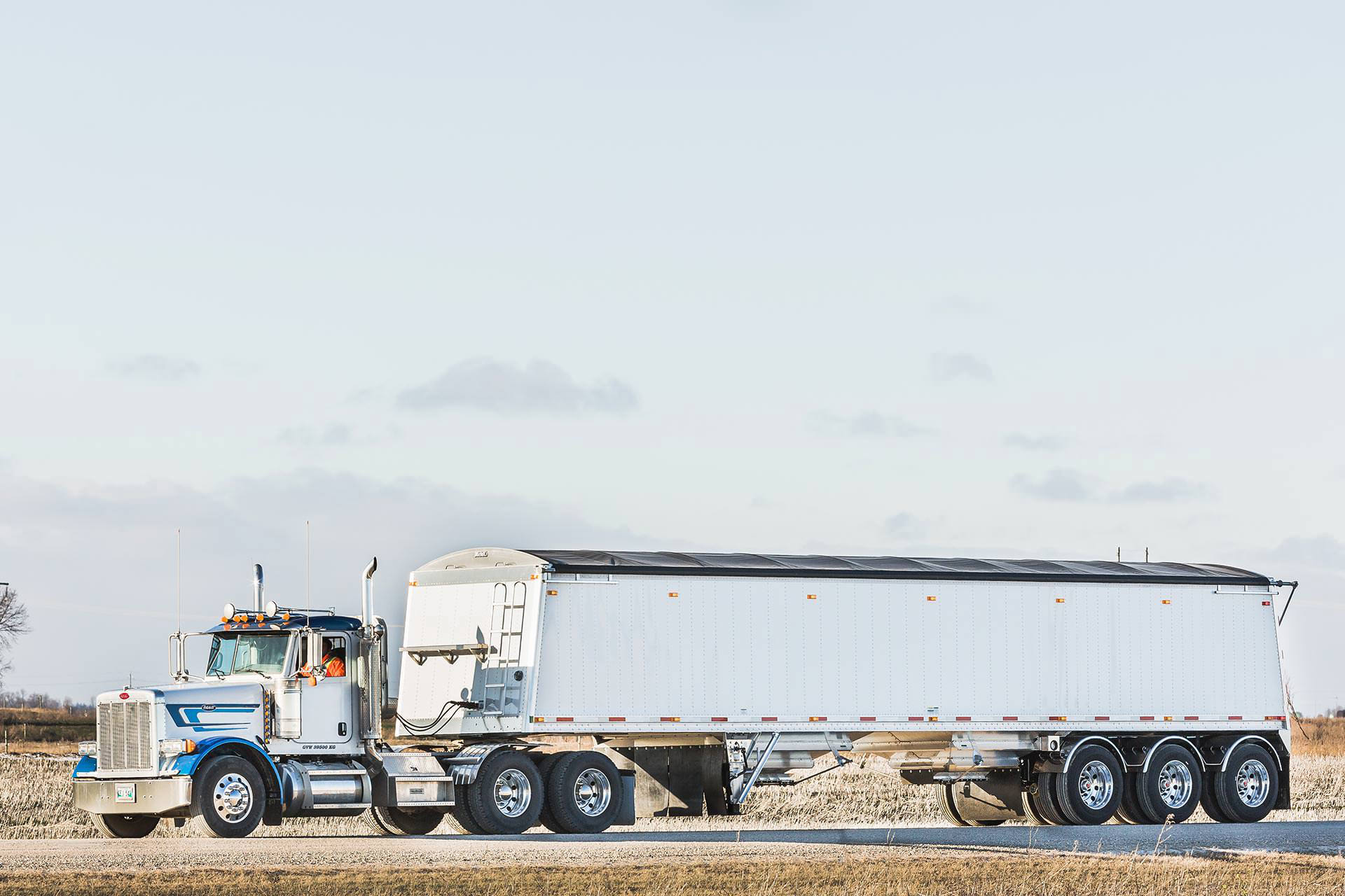Distinction Aluminum Hopper Trailers - Photos - Prestige Trailers
