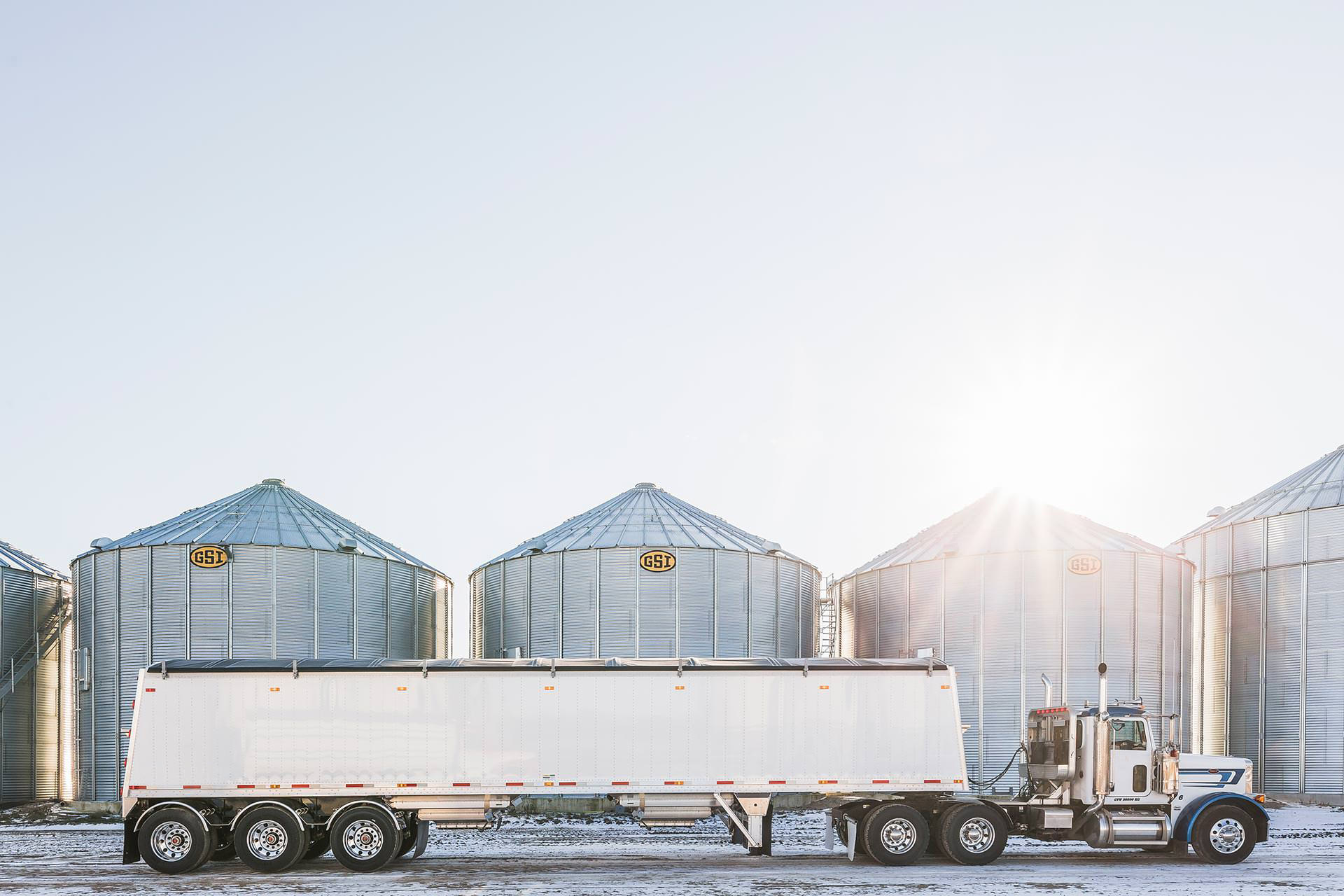 Distinction Aluminum Hopper Trailers - Photos - Prestige Trailers